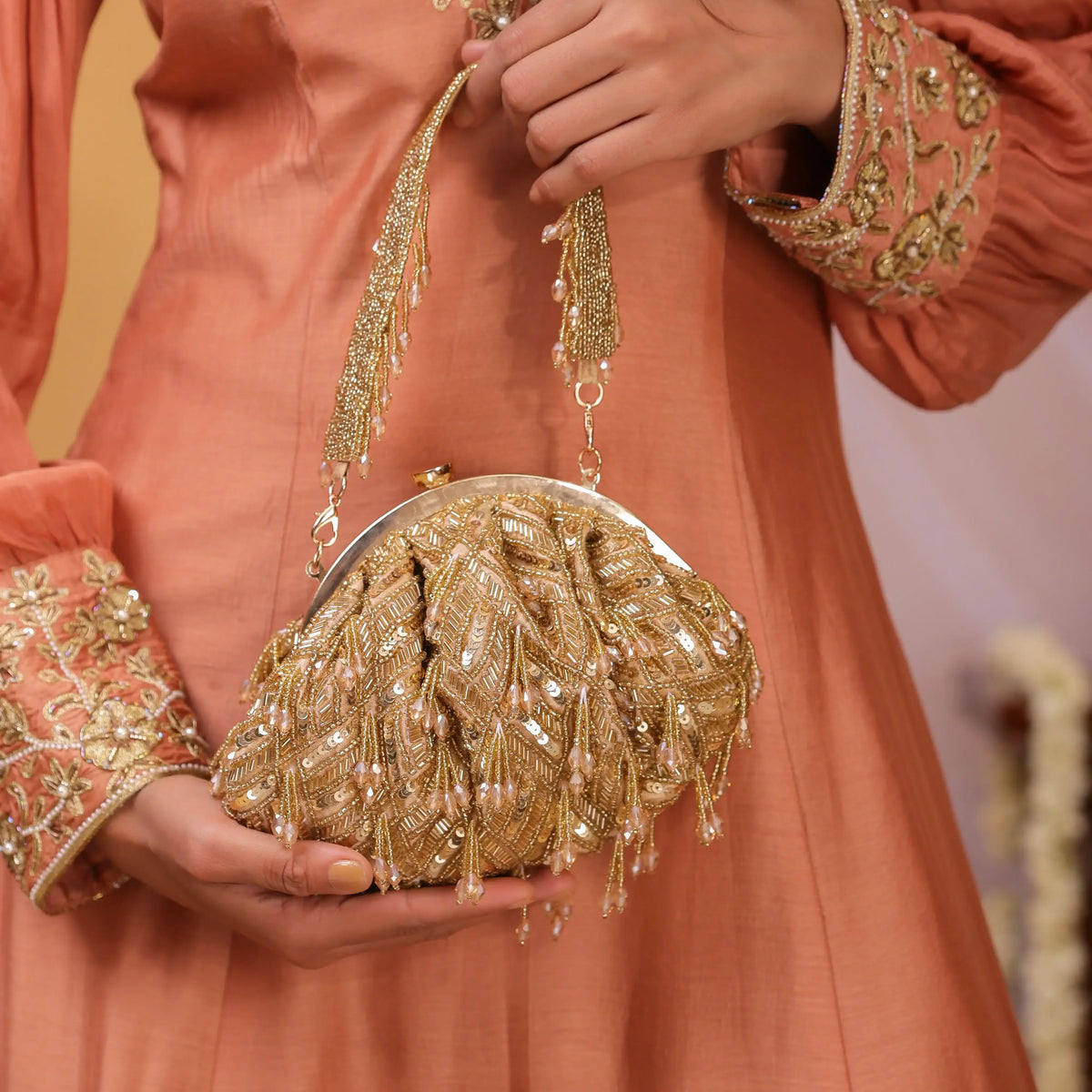 Sugarcrush Golden Batua bag With tassels – SUGARCRUSH